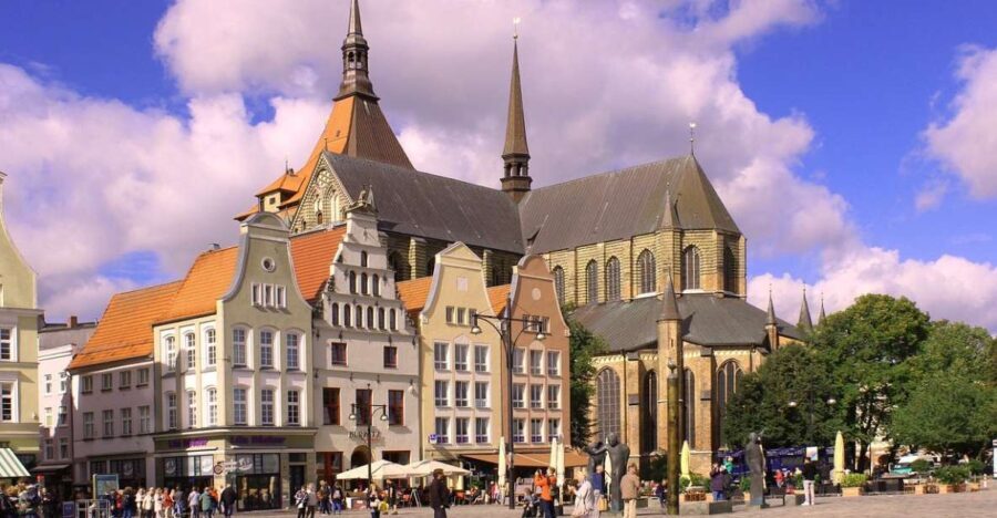 Rostock: Surprise Walk of the city with a Local