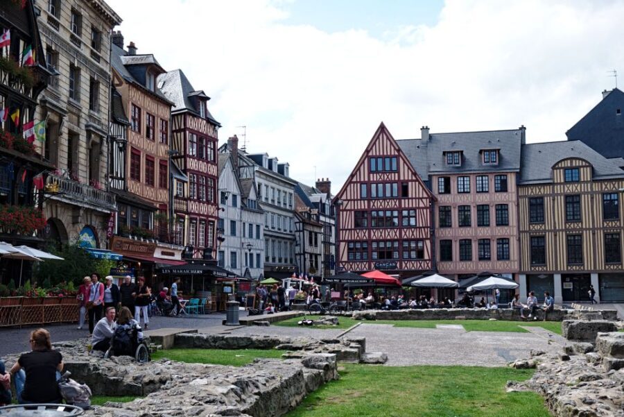 Rouen: Private Walking Tour with a Licensed Tour Guide