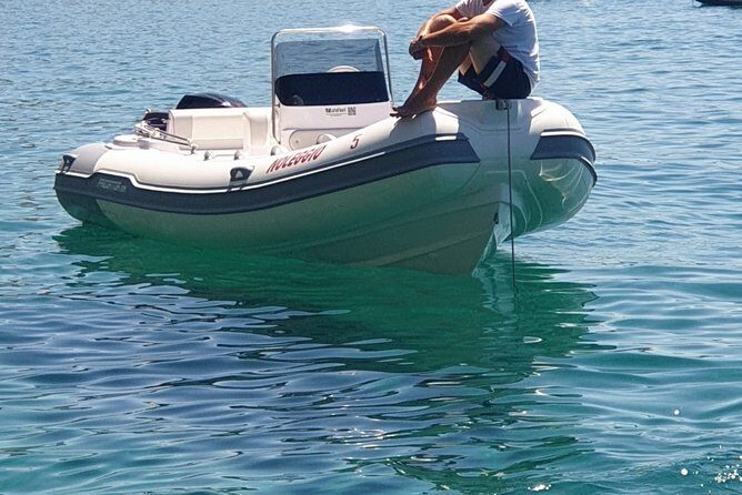 Rubber dinghy to rent Predator 599 40CV (Without License) - The Itinerary: What to Expect on Your Day