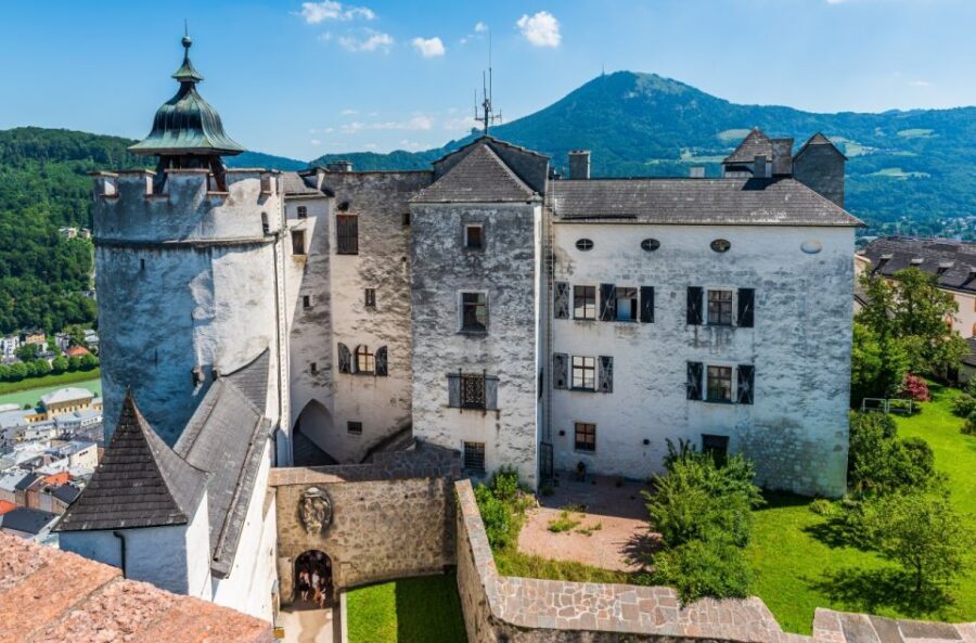 Salzburg: Austrian Food Tasting with Old Town Private Tour