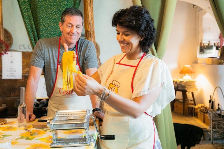San Gimignano: Pasta Class & Wine Tasting at Local's Home
