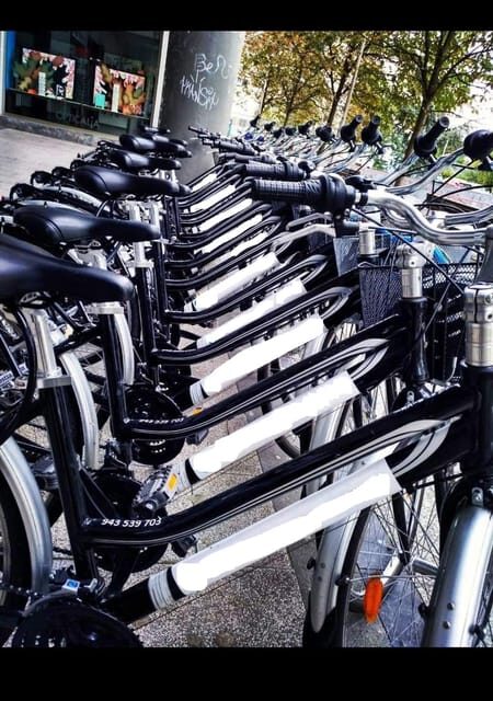 San Sebastian: Bike tour with FREE snack & drink!