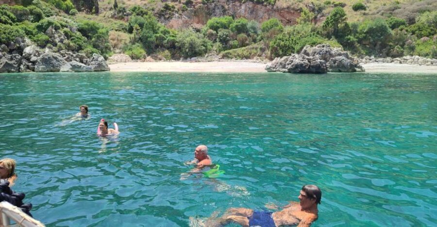 San Vito Lo Capo: Boat Trip with 3 Swimming Stops and Snacks