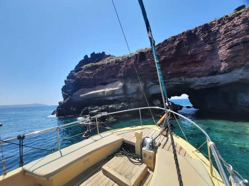 Santorini: 3-Hour Boat Tour to Oia & Thirassia Hot Springs
