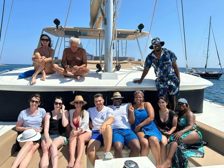 Santorini Catamaran Day Cruise: Lunch, Drinks and Transfers