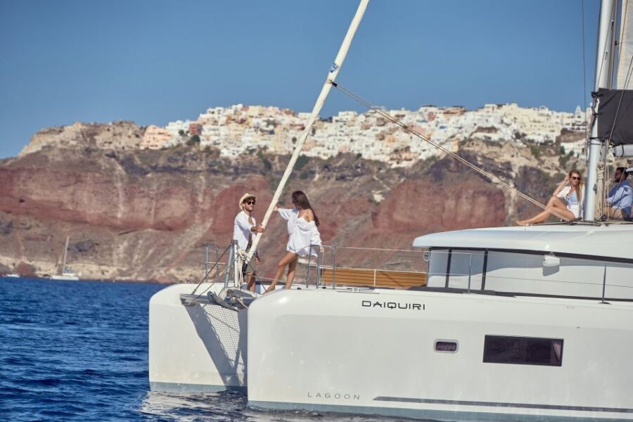 Santorini: Day Luxury Catamaran Cruise with Meal & Drinks
