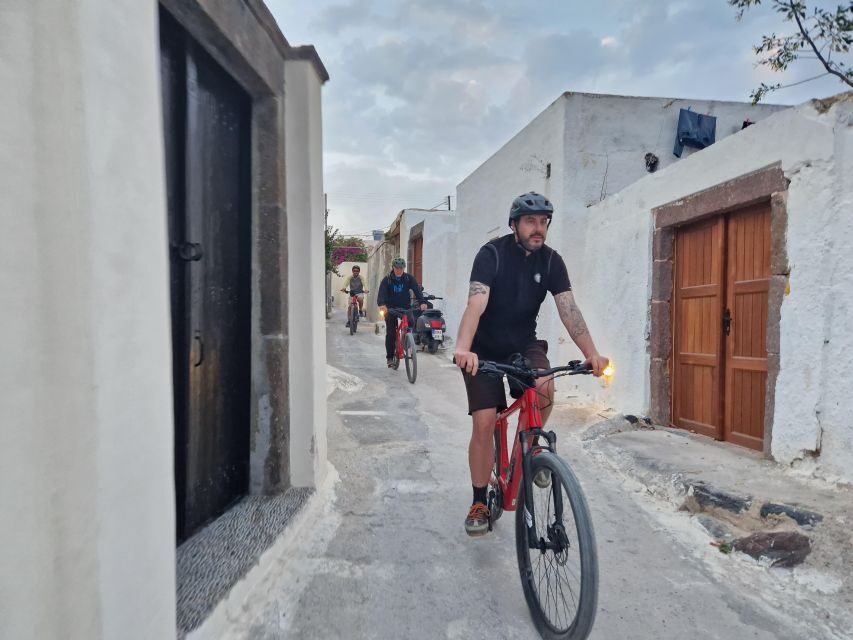 Santorini: E-bike tour experience