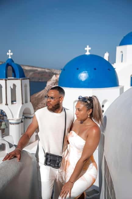 Santorini: Oia Private Couple Photoshoot with 35 Photos