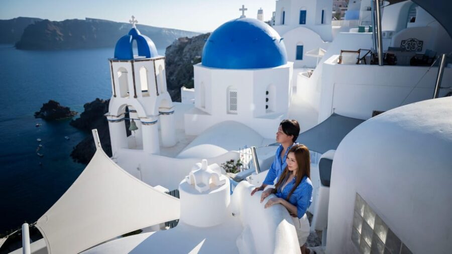 Santorini Photographer SPECIAL SUMMER OFFER (skip the line)