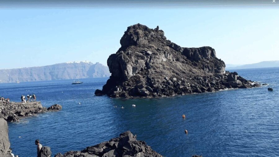 Santorini: Private Motorboat Cruise and Volcano Hike