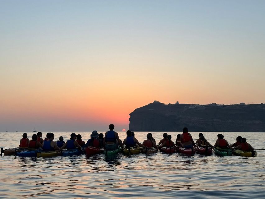 Santorini: South Sea Kayaking Tour with Sea Caves and Picnic
