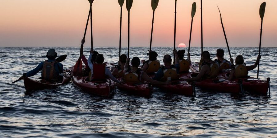 Santorini: Sunset Sea Kayak with Light Dinner