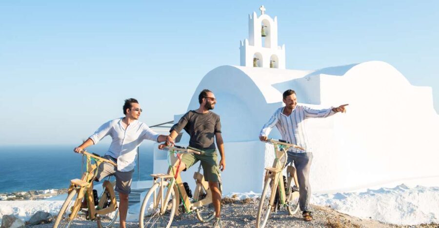 Santorini's Private Wooden E-Bike Tour with Lunch or Dinner