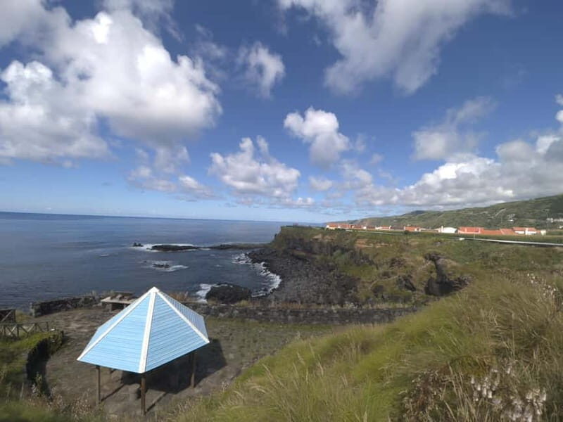 São Miguel: Félix Waterfalls Hike & North Coast w/lunch