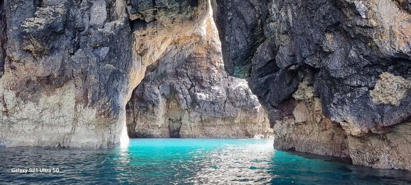 Sesimbra: Private Boat - Beach and Caves - The Highlights and What You Should Know