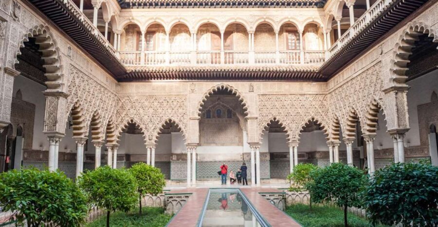 Seville: Alcázar Guided Tour