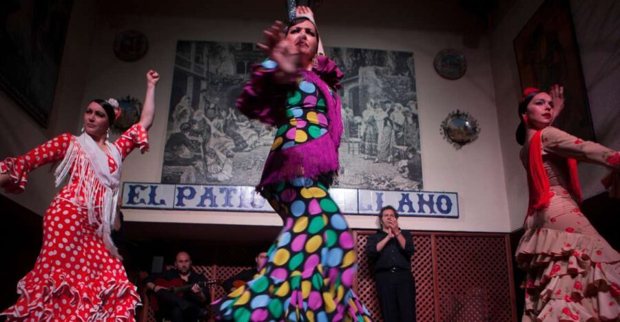 Seville: El Patio Sevillano Flamenco Show Ticket & Dinner