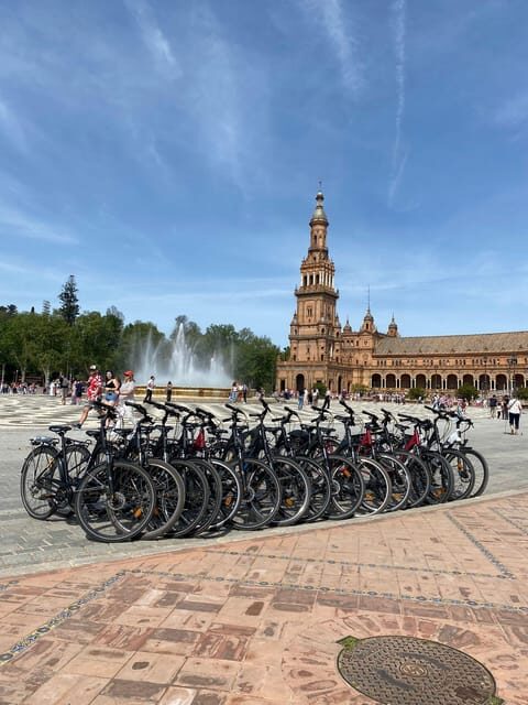 Seville: Highlights City Bike or E-Bike Tour