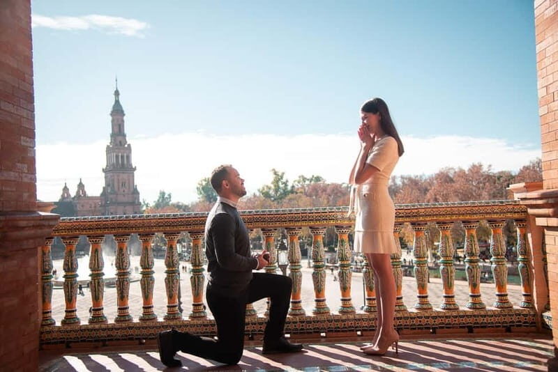 Seville: Photo session for a special moment.