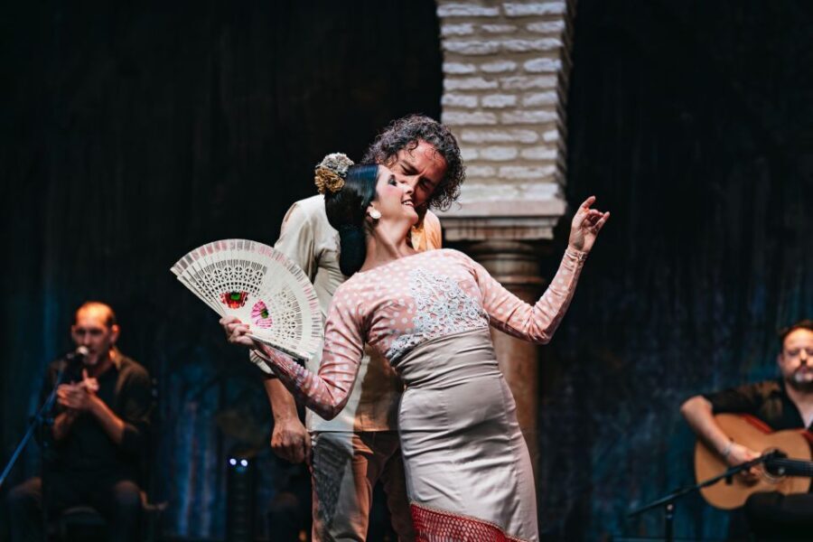 Seville: Puro Flamenco Show with Optional Museum Ticket
