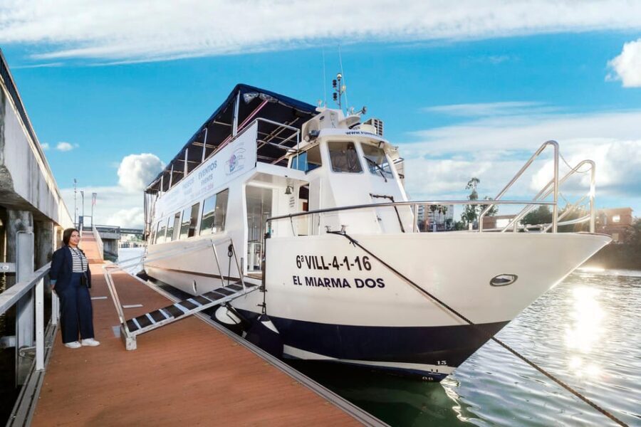 Seville: Restaurant boat ride on the Guadalquivir River with lunch/dinner