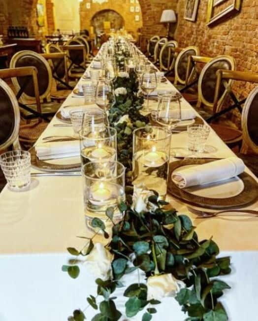 Siena: Dinner with wines and typical dishes in a secret cave