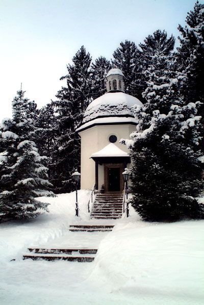 Silent Night Oberndorf Christmas Eve Tour from Salzburg