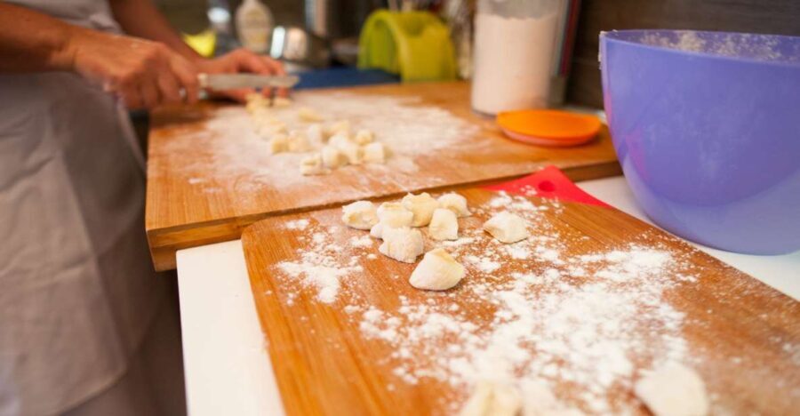 Siracusa: Pasta & Tiramisu Cooking Class at a Local's Home