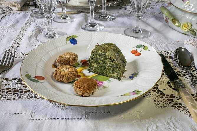Small Group Market tour and Dining Experience at a Cesarina's home in Rimini