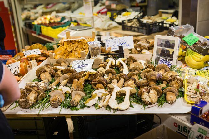 Small-group Street food tour in Turin