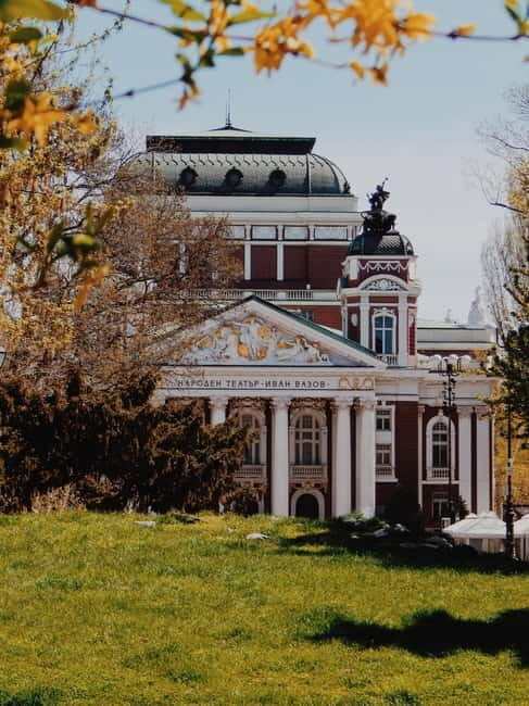Sofia: City Highlights Sightseeing Walking Tour