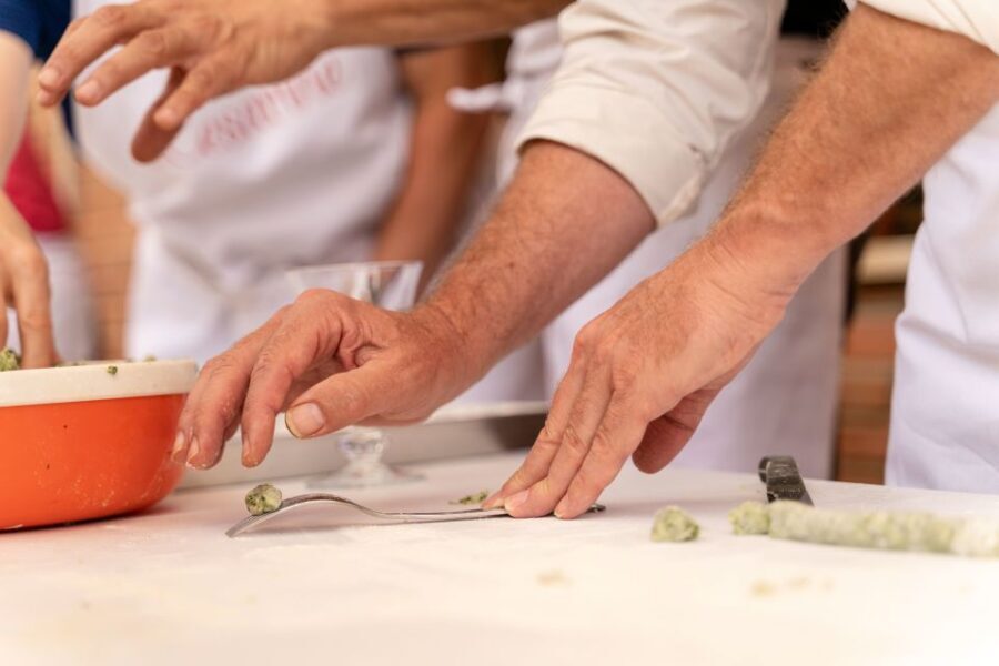 Sorrento: Pasta and Tiramisu Class at a Local's Home