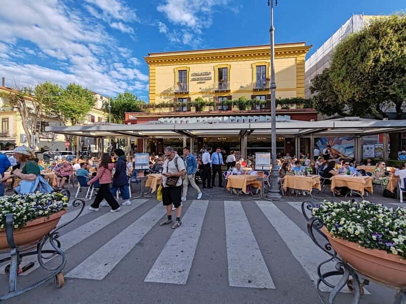 Sorrento:Art Tour & free Tastings & local Pizza Restaurant