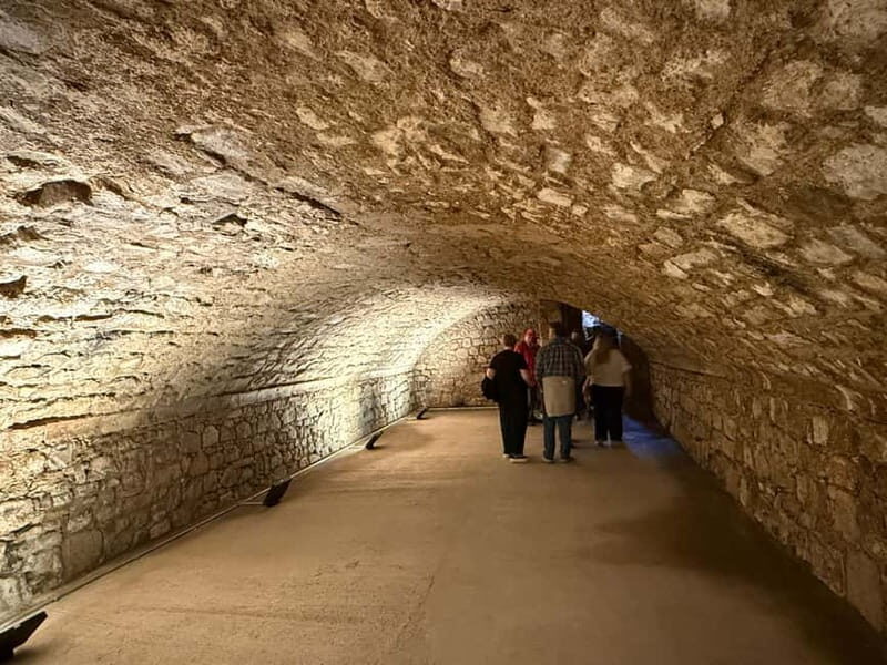 Southampton: 2 Hour Guided Walking Tour with Medieval Vaults