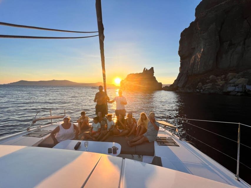 St. Paul's Bay: Half-Day Luxury Catamaran Tour with Drinks