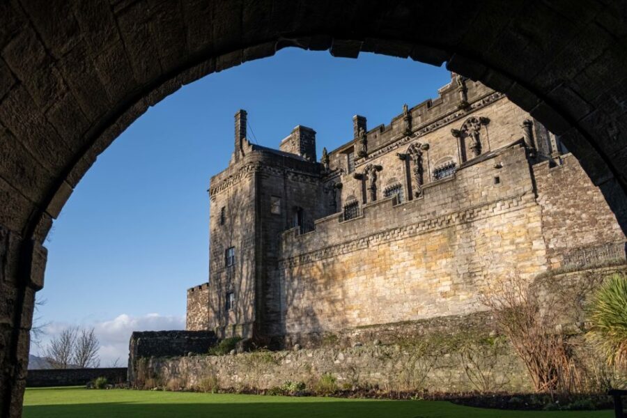 Stirling Castle: Skip-the-Line Guided Tour in Spanish