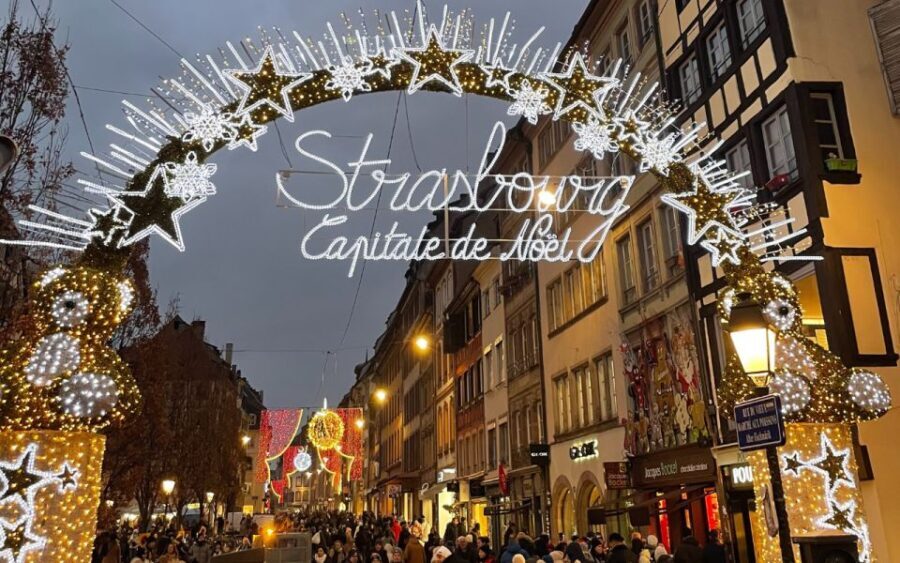 Strasbourg: Christmas Markets Walking Tour with Mulled Wine