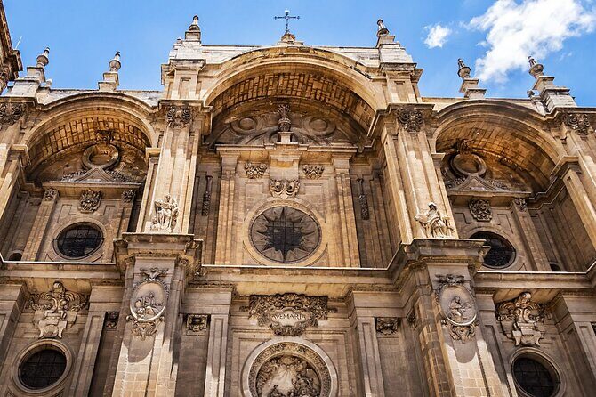 Stroll through Granada: historic center and Albayzín
