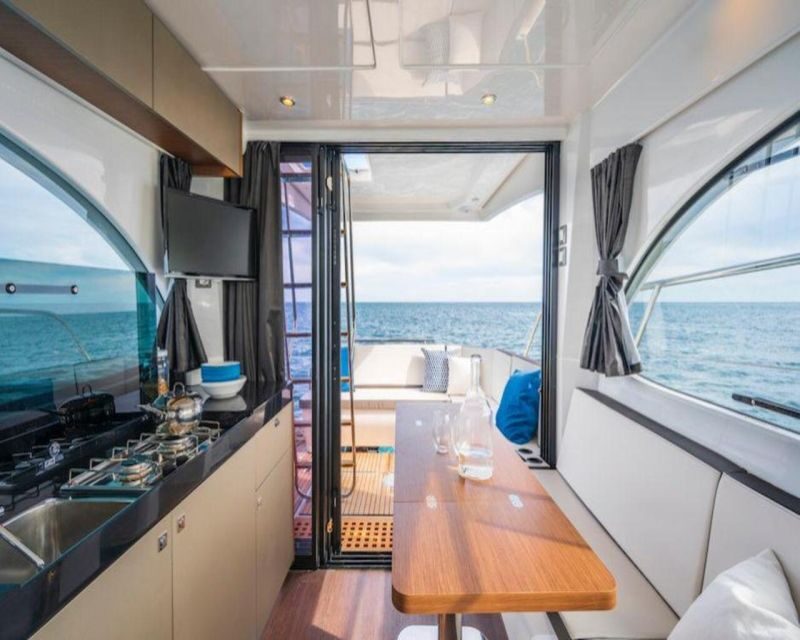 Syracuse full day cruise with lunch and aperitif