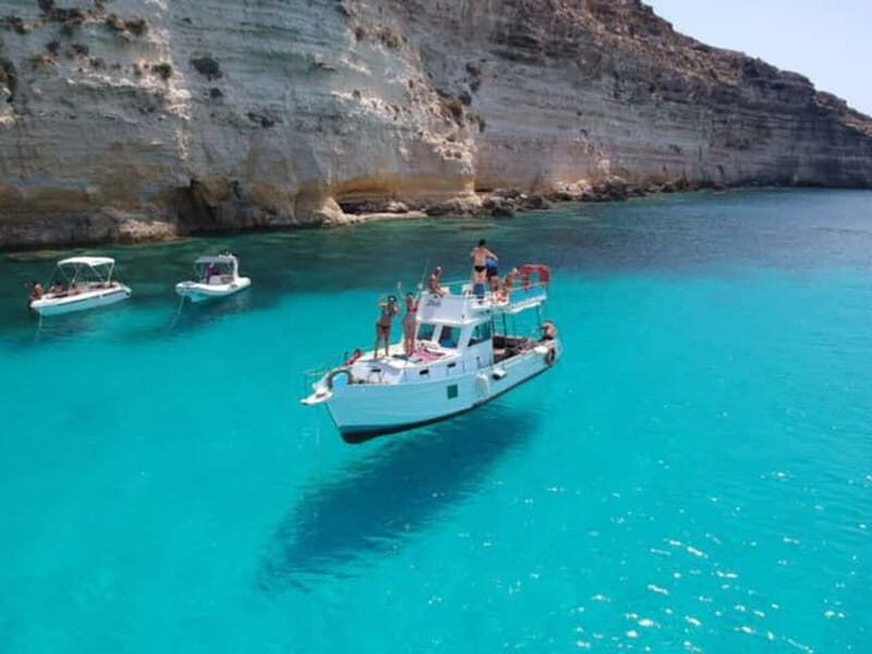 Taormina: Boat Tour with Aperitif on Isola Bella