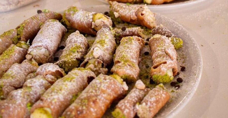 Taormina: Cannolo Cooking Class with Completion Certificate