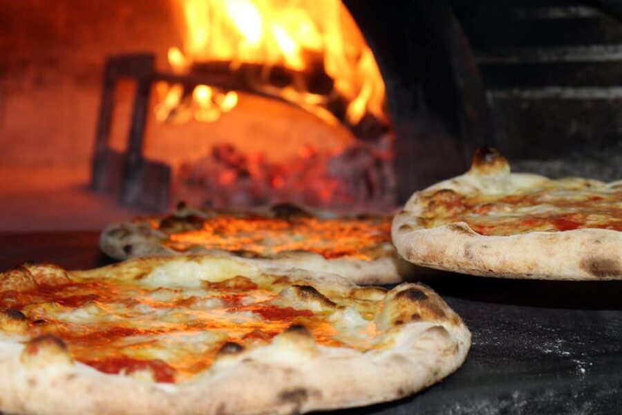 Taormina: Pizza Making Class with Lunch and Wine Tasting