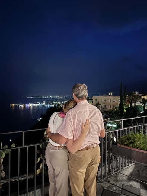 Taormina: tour with food, drinks, and sunset, pick-up from Catania