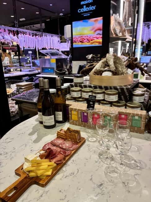 Tastes of Lyon: Iconic Food Market Tour with Tastings