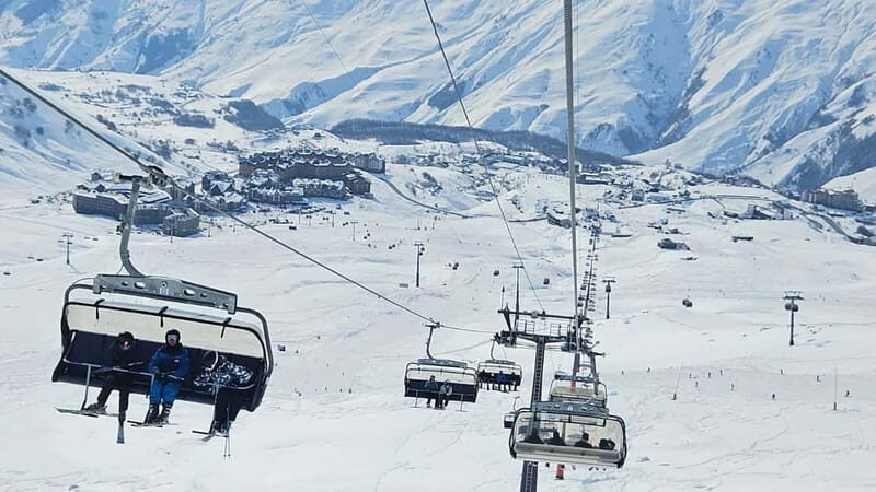 Tbilisi: 2-Day Gudauri and Kazbegi Tour with Hotel Pickup