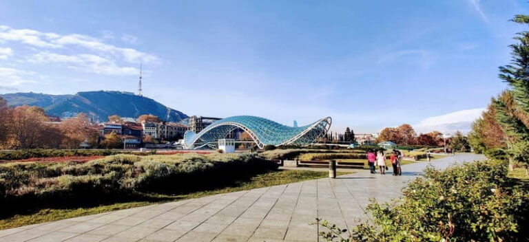Tbilisi: 4 Bridges Walking Tour w/ Wine Ice Cream & Lemonade - Why This Tour Is a Smart Choice