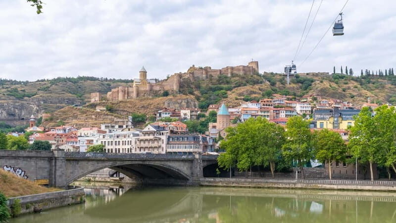 Tbilisi: Old and New City Guided Tour with 2 Cable Car Rides