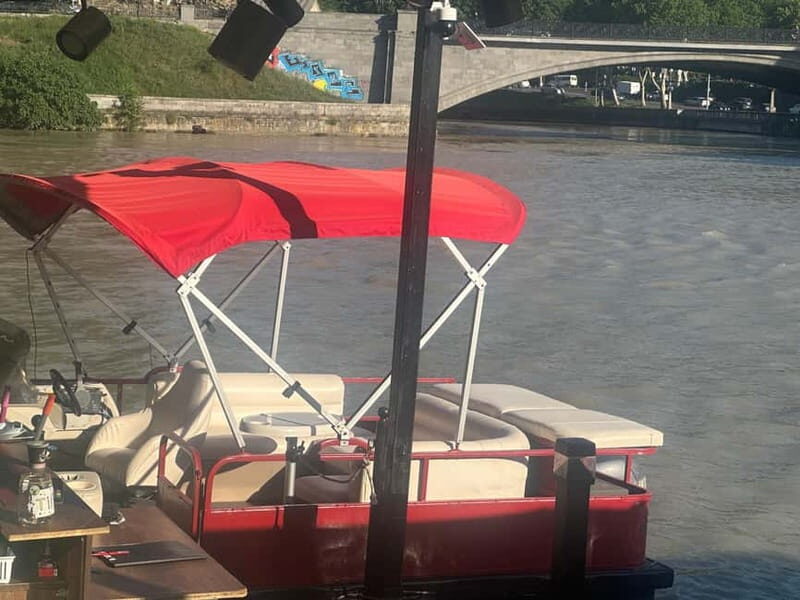 TBILISI: Private, exclusive Boat Ride & with Welcome Drink