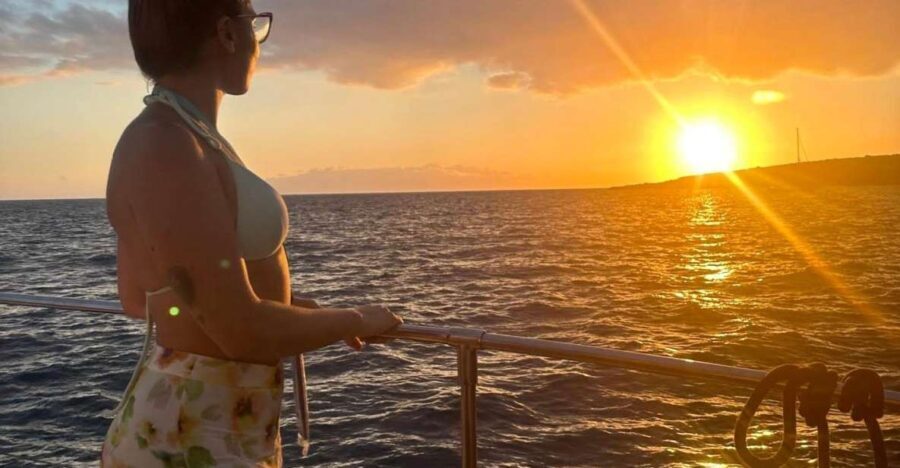Tenerife: Sunset Catamaran Tour with Transfer, Buff & Drinks