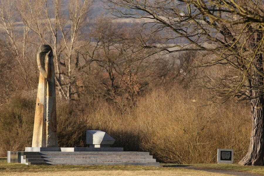 Terezin: Guided Tour of the Concentration Camp and Museum